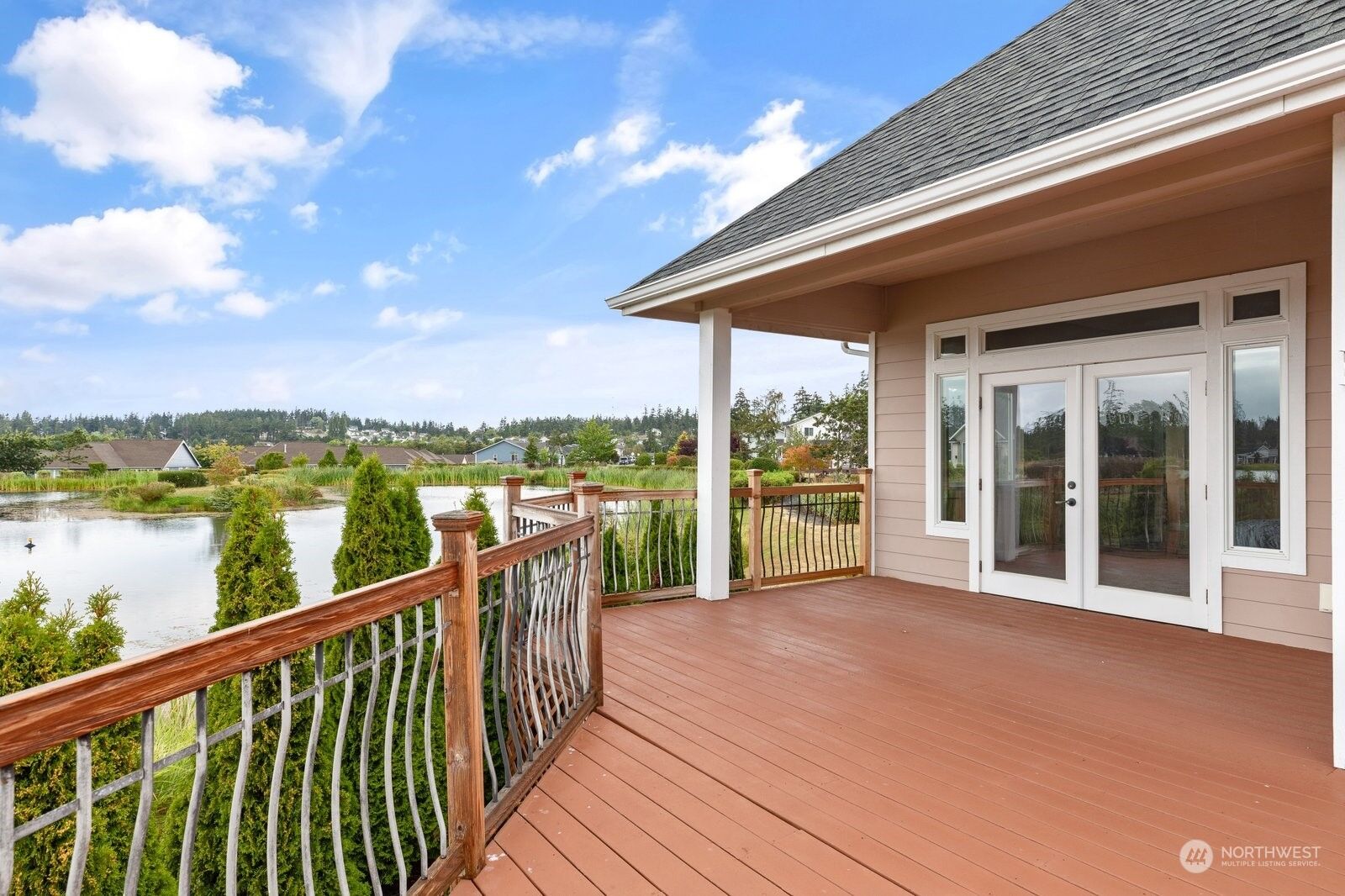 House for sale in Oak Harbor: 1631 SW Waterside Court, Oak Harbor, WA 98277