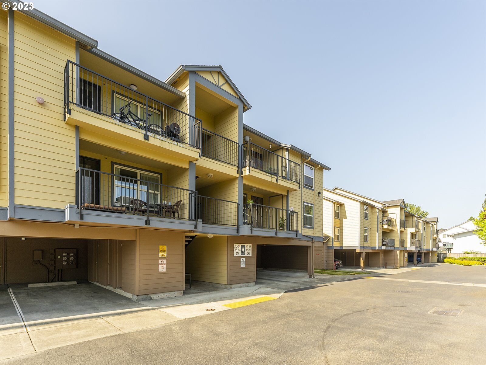 2 bed Portland home for sale: 297 SE 162nd Ave #305, Portland, OR 97233