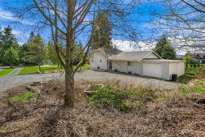 Home for sale in Lake Stevens: 7915 S Lake Stevens Road, Lake Stevens ...