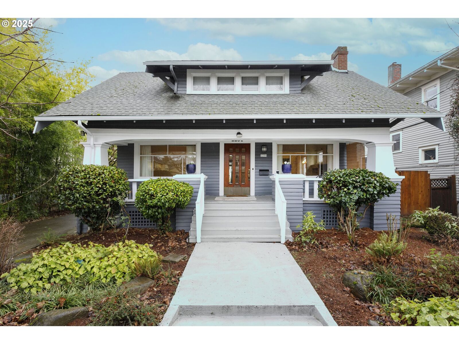 House for sale in Portland: 2204 NE 46th Ave, Portland, OR 97213