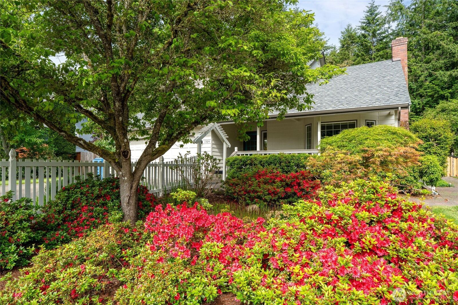 Home for sale in Fox Island: 1524 12th Lane, Fox Island, WA 98333