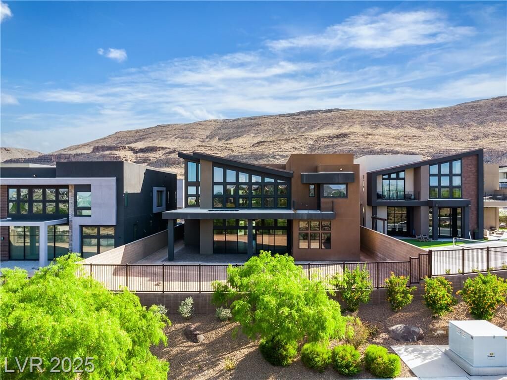 Home for sale in Las Vegas: 5364 Succulent Rose Drive, Las Vegas, NV 89135