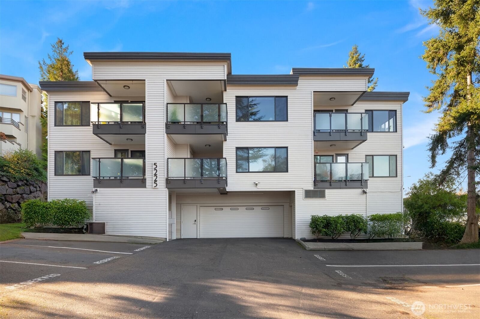 2 bed Seattle home for sale: 5225 50th Avenue NE 208, Seattle, WA 98105