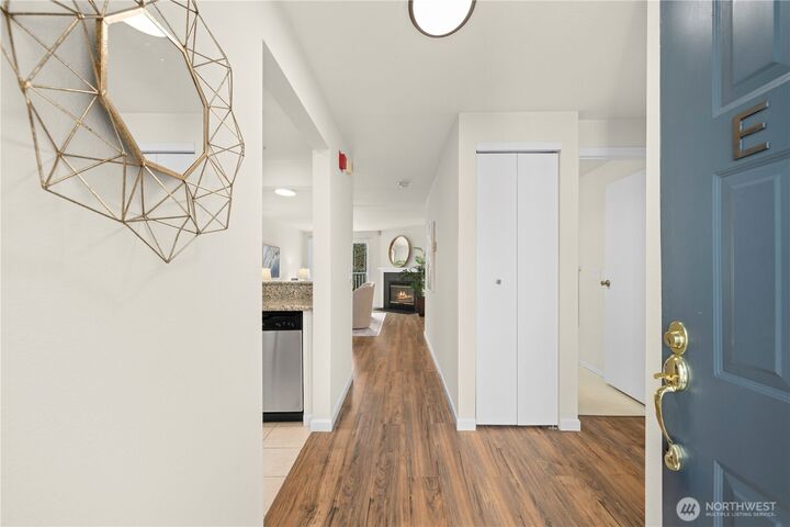 MLS#2532414: 12740 NE 10th Place E302, Bellevue, WA 98005